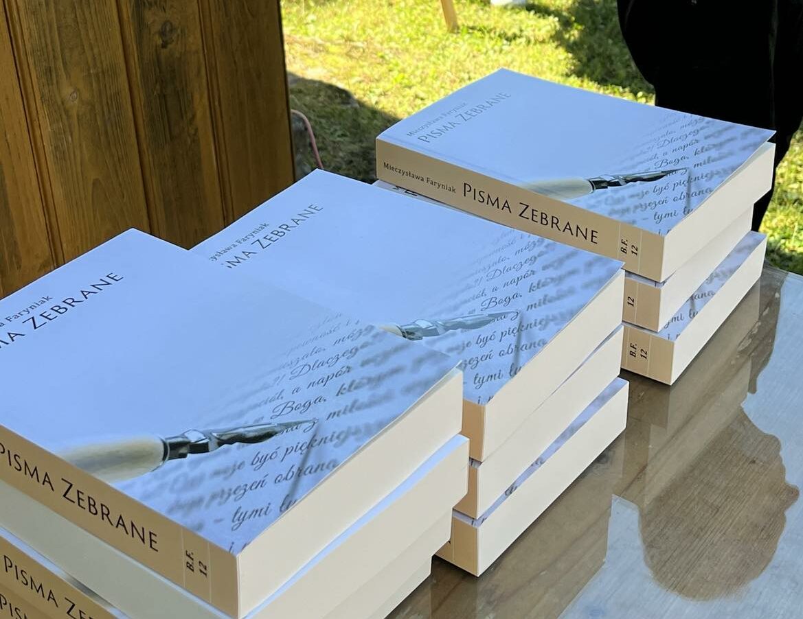 W kręgu refleksji Pani ze Skałki – recenzja “Pism zebranych” napisana ...